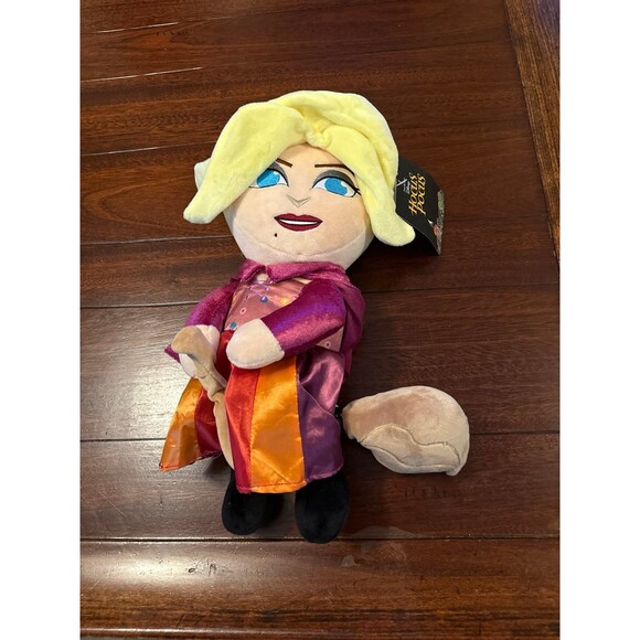 Disney | Toys | Disney Hocus Pocus Sarah Sanderson On Her Mop 3 Plush ...